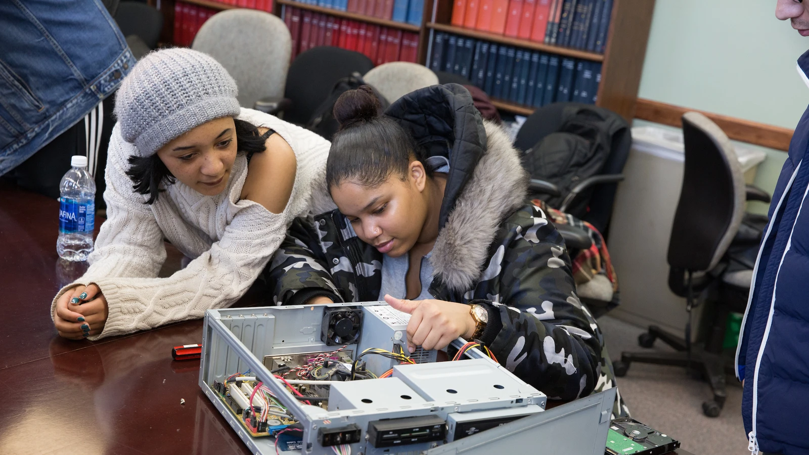 CIS Scholarships | Fredonia.edu